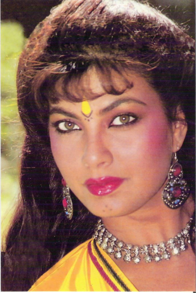 Kimi Katkar Actress Biography – Flixify.in